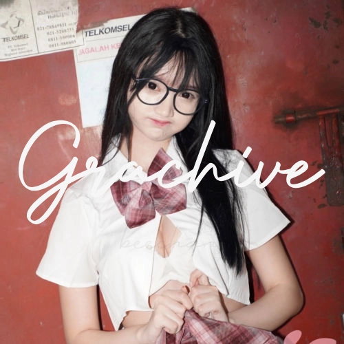 Arachuu – Innocent School Girl – Grachive